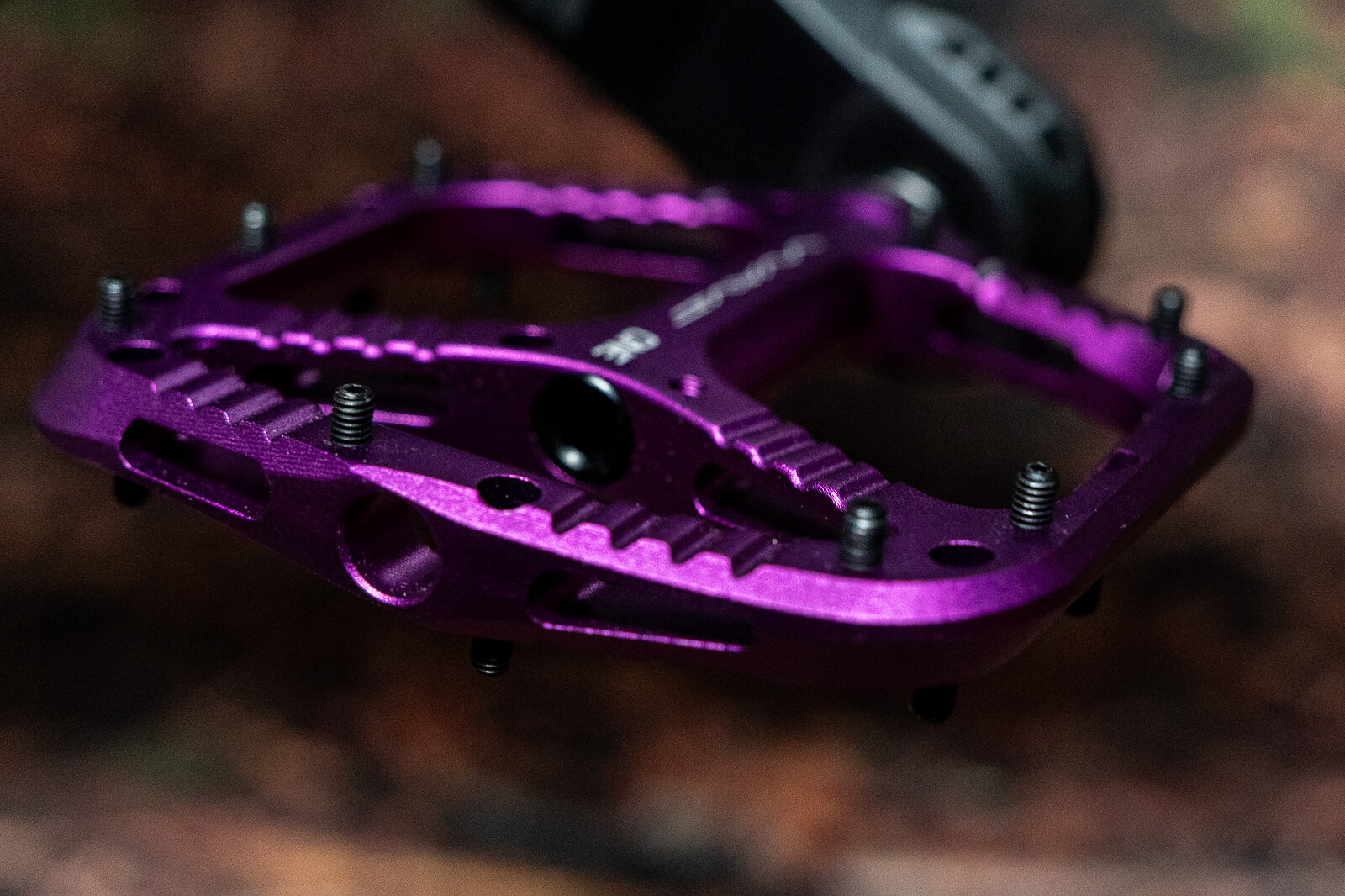 Component Review | OneUp Wave Pedals | Freehub Magazine